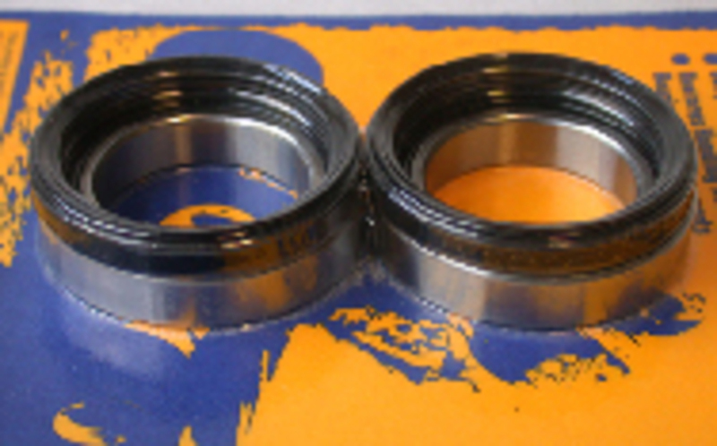 PIVOT WORKS Rear Wheel Bearings And Seals Kit - buy cheap FC-Moto